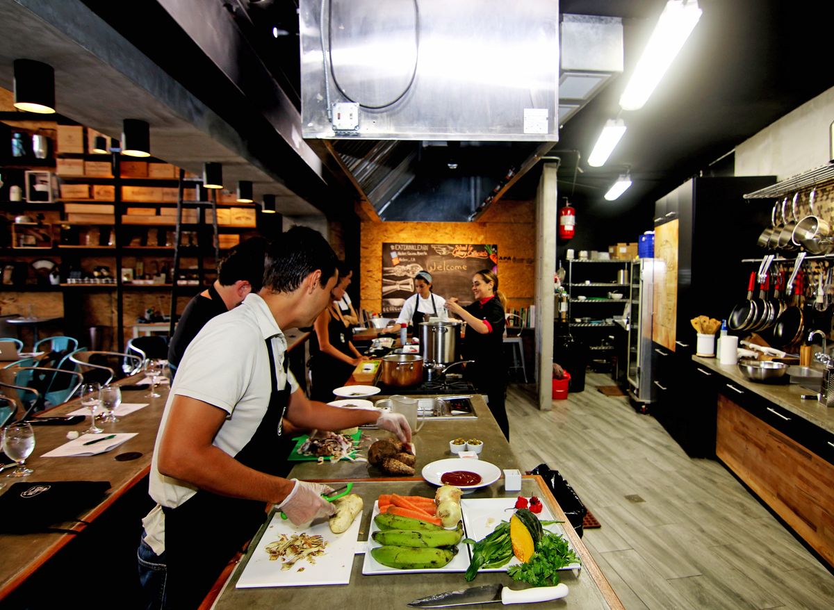 Spoon Group Cooking Class™ | Spoon™